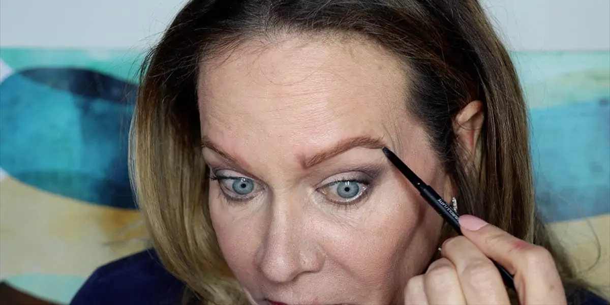 Pencil Thin Eyebrows