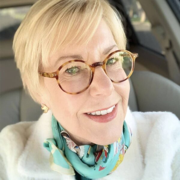 55+ Flattering Haircuts And Hairstyles For Women Over 40 – Midlife Rambler